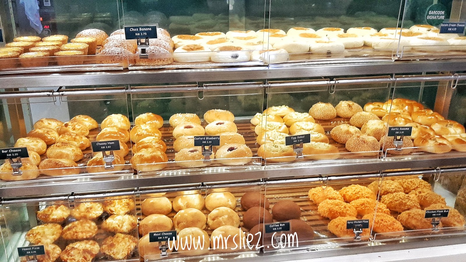 Pelbagai Roti Dan Pastry Dibuat Segar Setiap Hari Di Barcook Bakery The ...