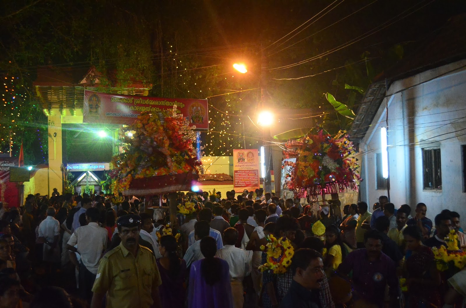 Attukalpongala: Kuthiyottam reaches Manacaud Sastha Temple