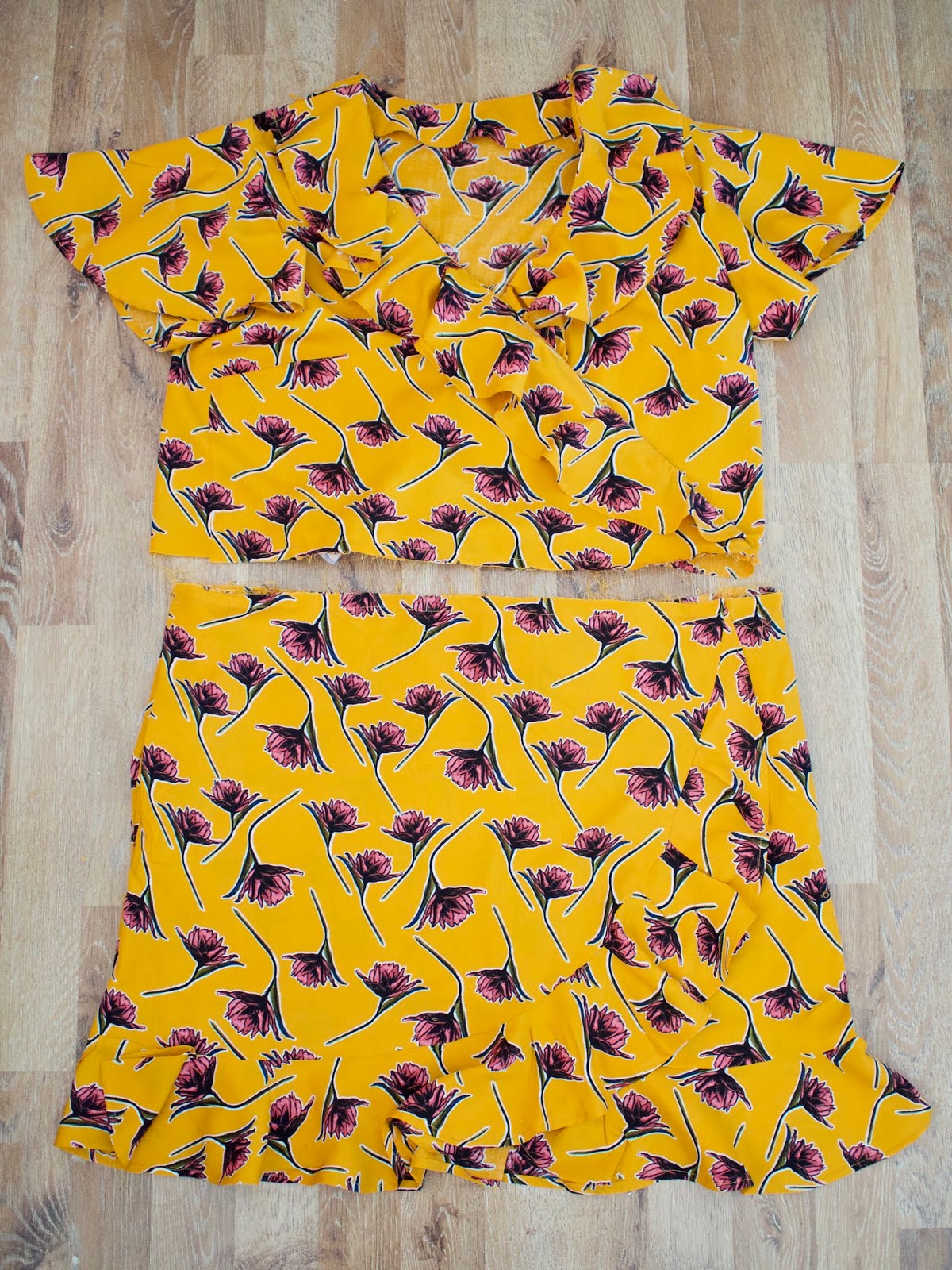 DIY wrap dress, Simplicity 8608 |AD - Dainty Dress Diaries