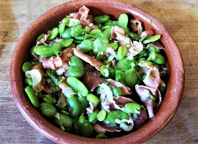 Habas con jamón (Broad Beans with ham)