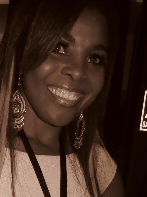 POR LA LUPA: DEBORAH DAVID NEGRA CONSENTIDA