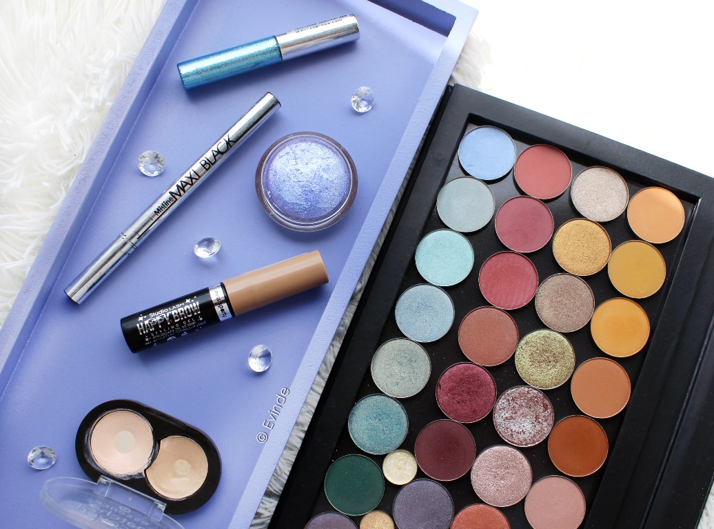 Glittery Cut Crease | Periwinkle and Berry | Evinde's Blog