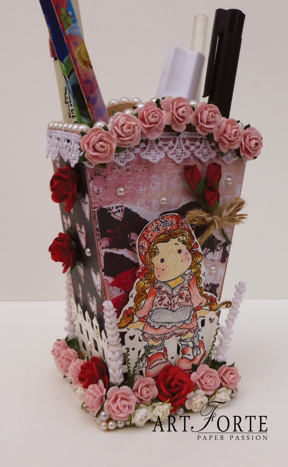 Artforte: Pencil/Stationary Stand