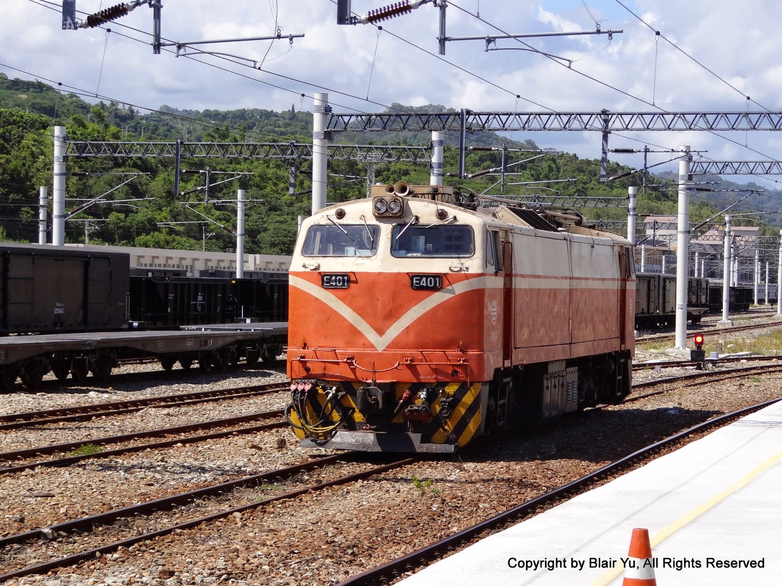 Blair's 鐵道攝影: E401電力機車 / TRA E401 Electric locomotive