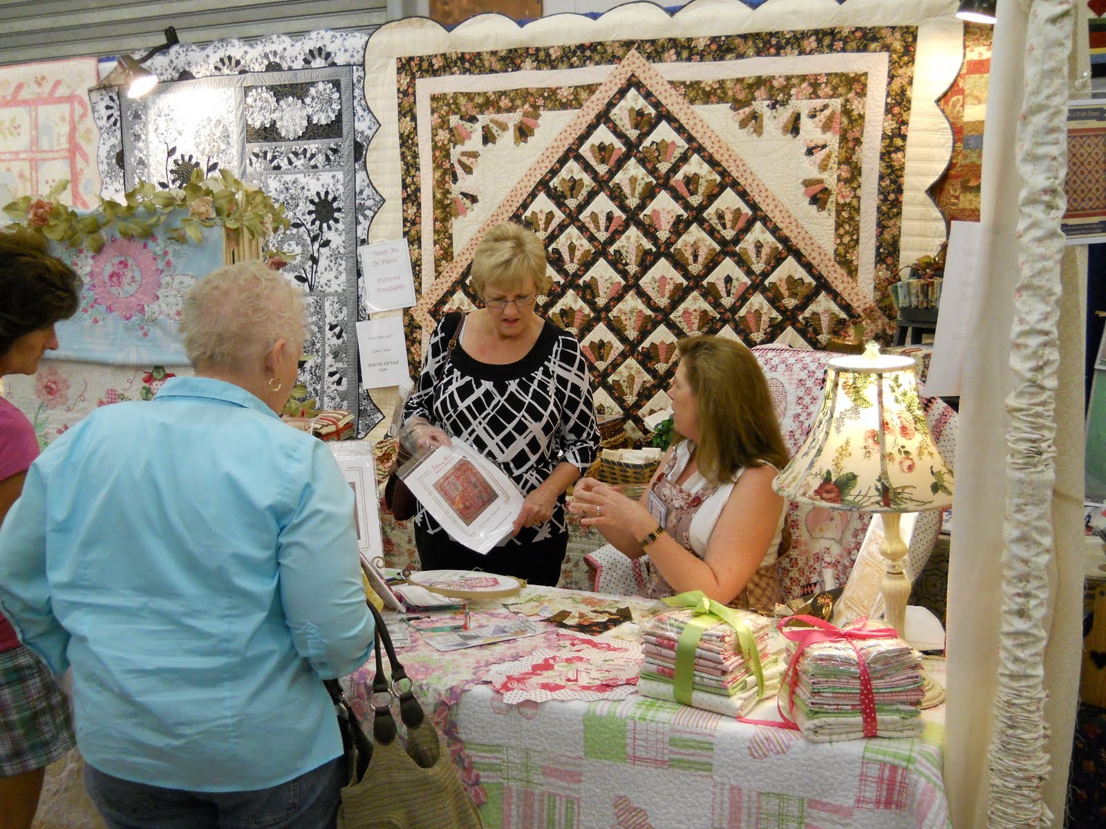 Born 2 Quilt: Met Johna'Lee Burk, owner of The Scrappy Appleyard blog