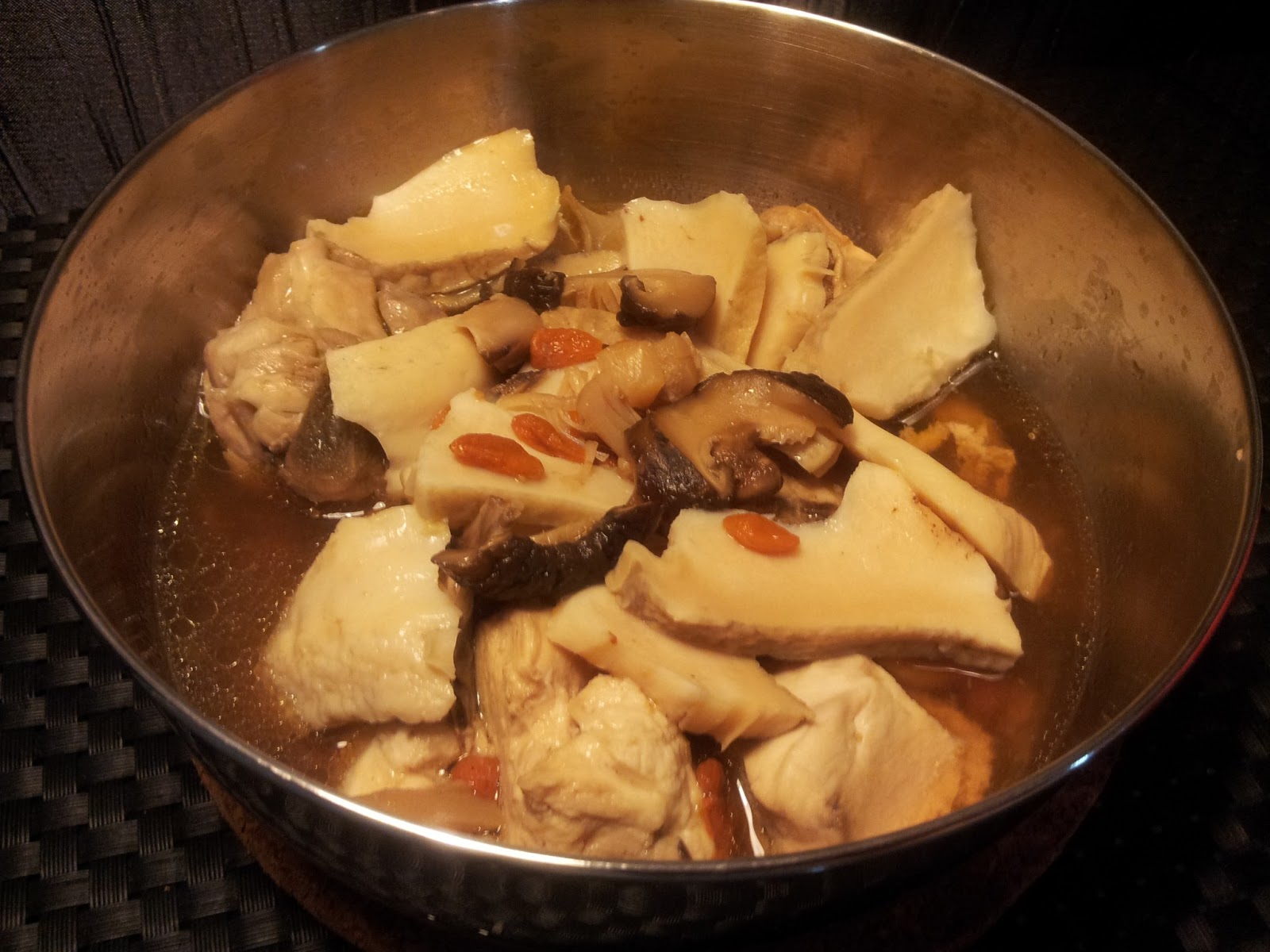 Steamed Chicken, Abalone Locos, Scallops, Mushroom | Shan's Recipes