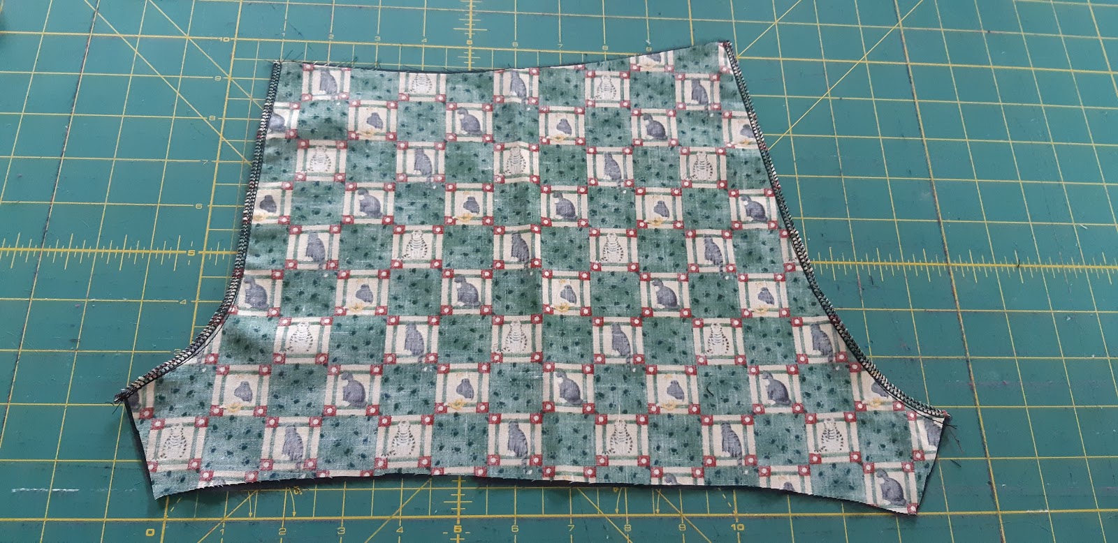 simply-crafting: Cat Print Motley Shorts - Kwik Sew 3510 Sewing Project