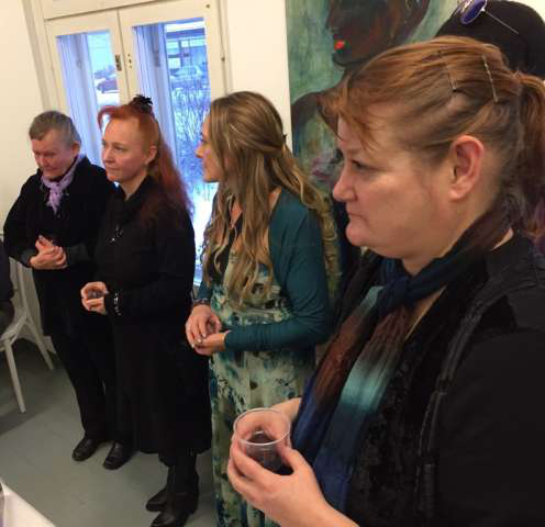 HYVINKÄÄN VEITSI: PALJO HILLOO