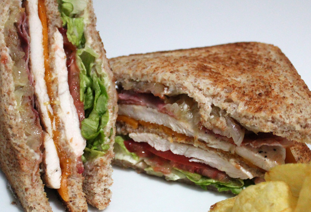 Sandwich de pollo completo - Granados en la cocina