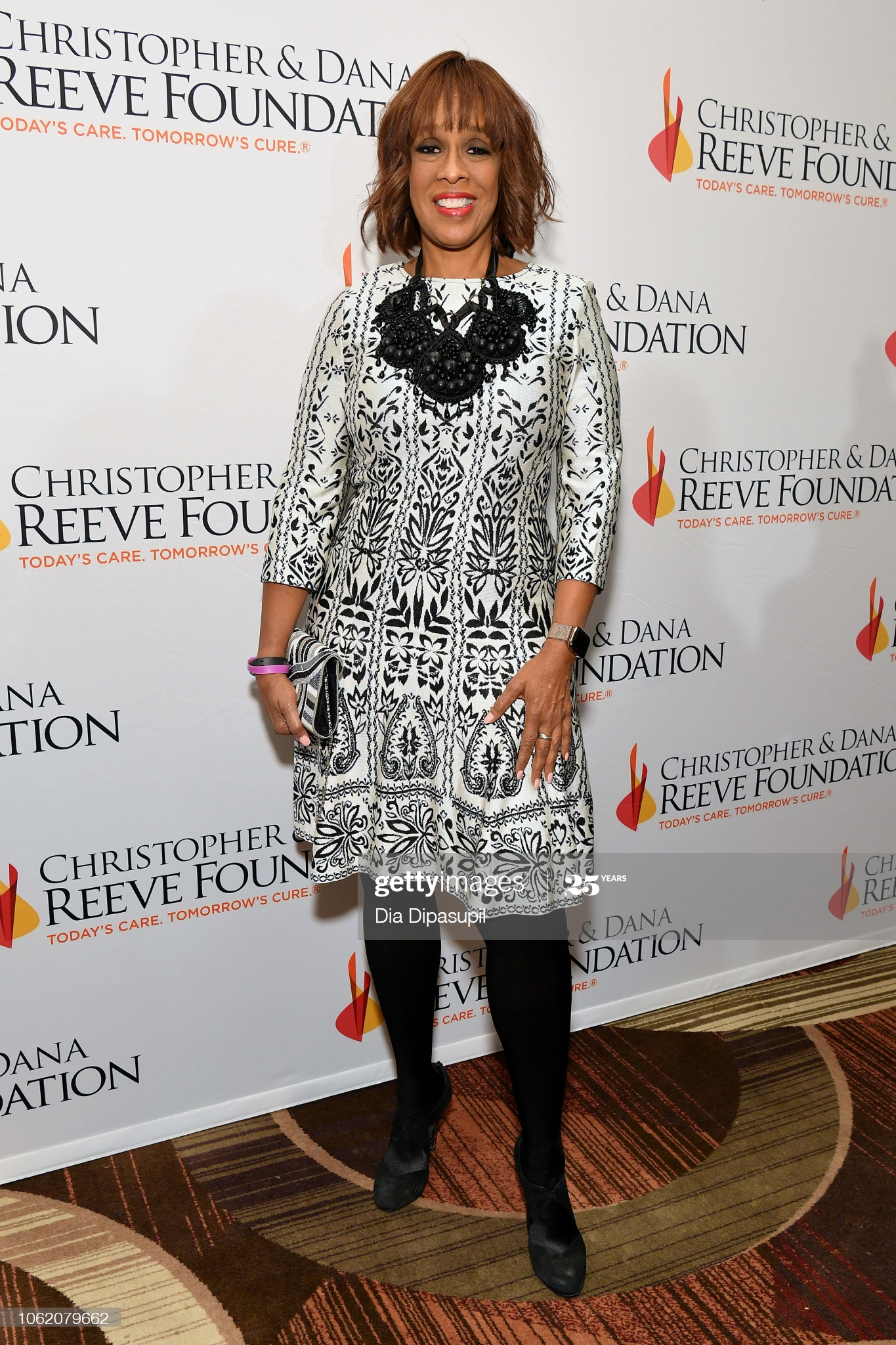 Celebrity Legs and Feet in Tights: Gayle King`s Legs and Feet in Tights 3