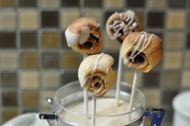 Sasaki Time: Cinnamon Roll Pop Recipe!