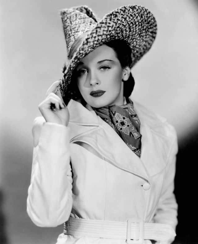 40 Fabulous Photos of Patricia Morison in the 1930s and ’40s | Vintage ...