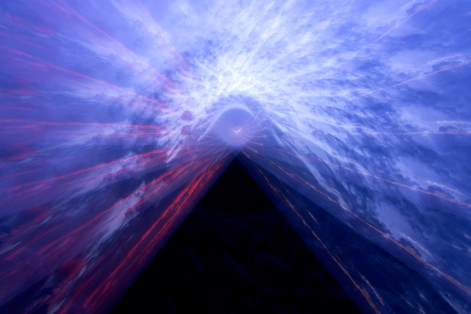Light Painting : Pyramids In The Sky - Photography Blog Tips - ISO 1200 ...