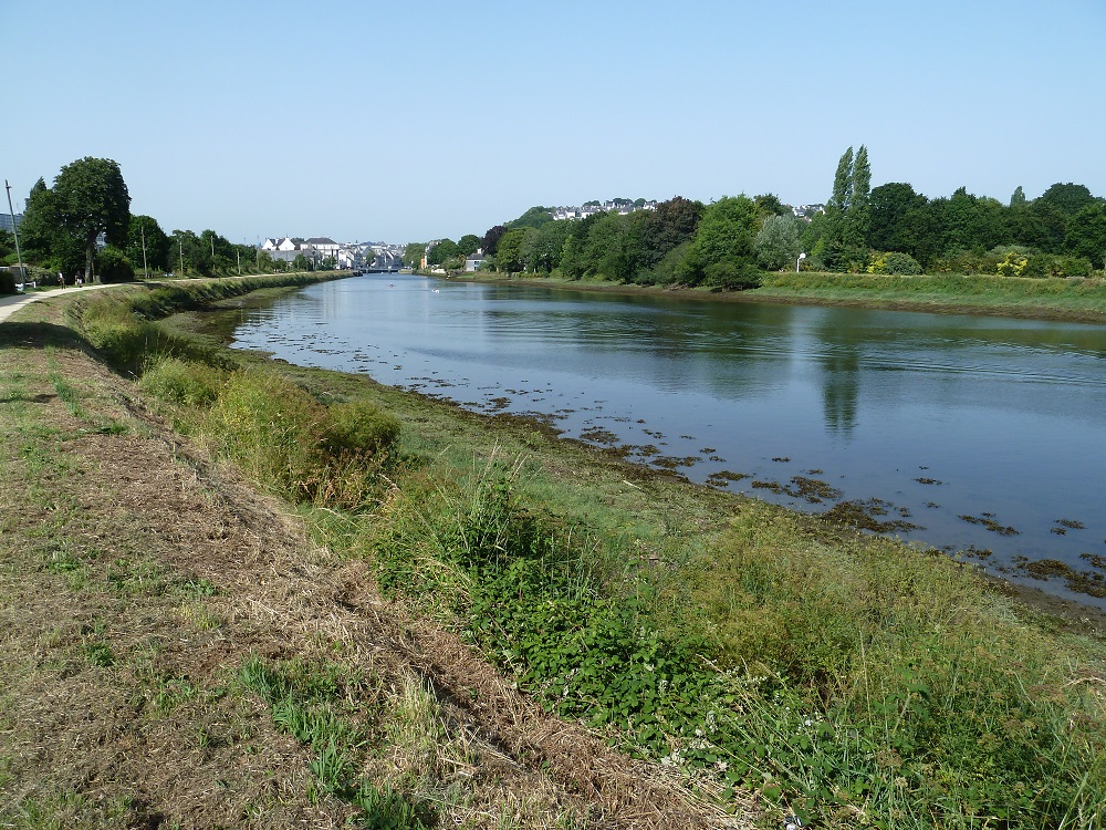 BRETAGNE - Finistère 29: QUIMPER - Chemin du halage au bord de l'Odet BRETAGNE - Finistère 29: QUIMPER - Chemin du halage au bord de l'Odet