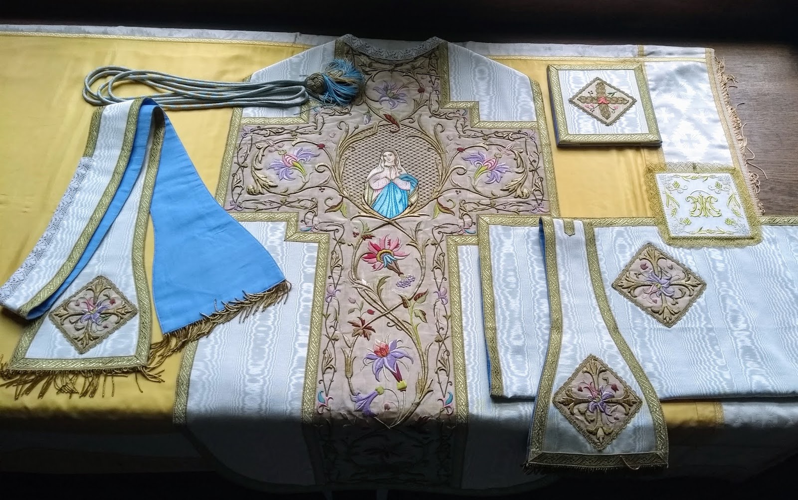 The Vesting Prayers and Recollection in the Sacristy