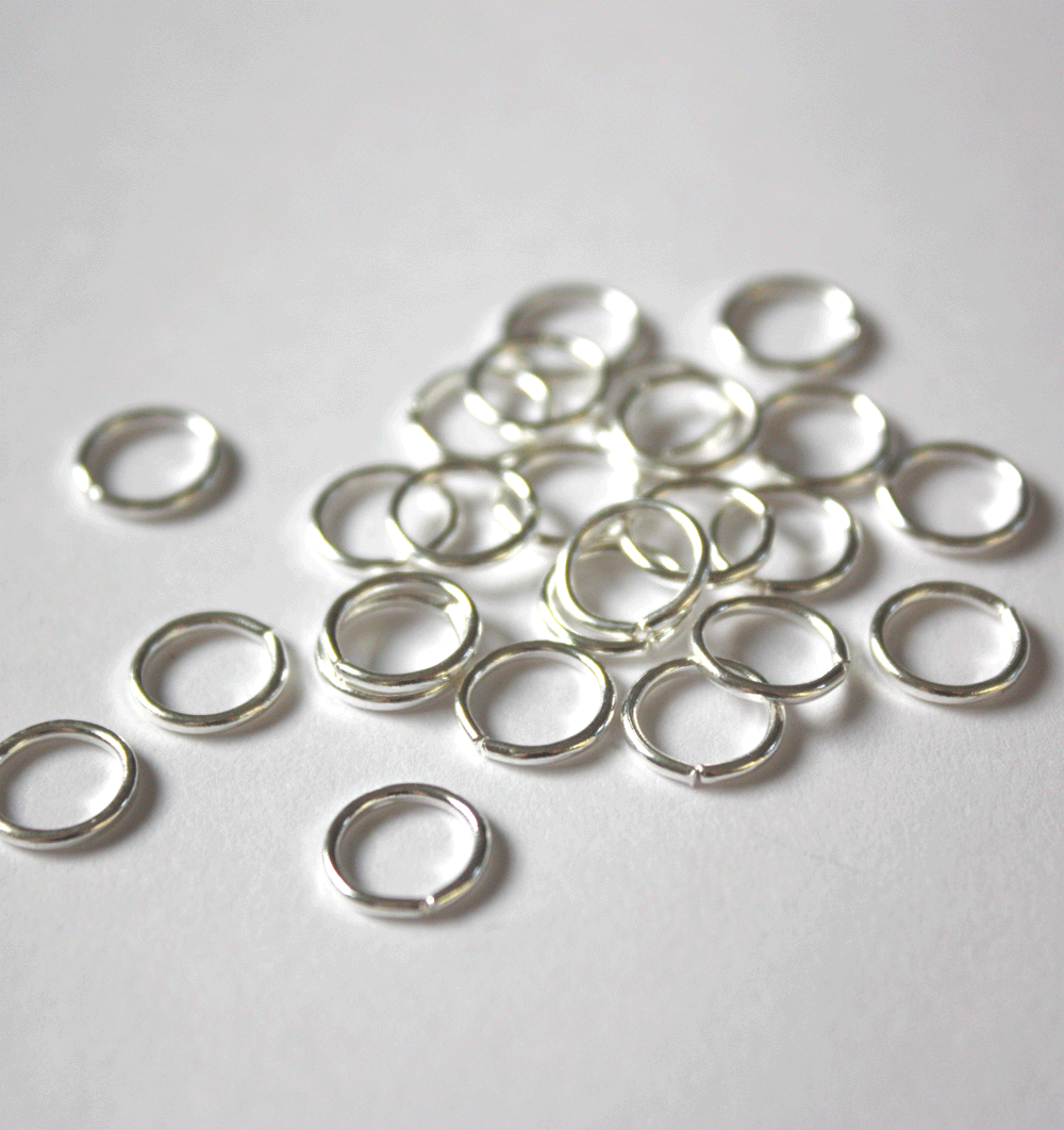 We Read!: Beading: The Basics