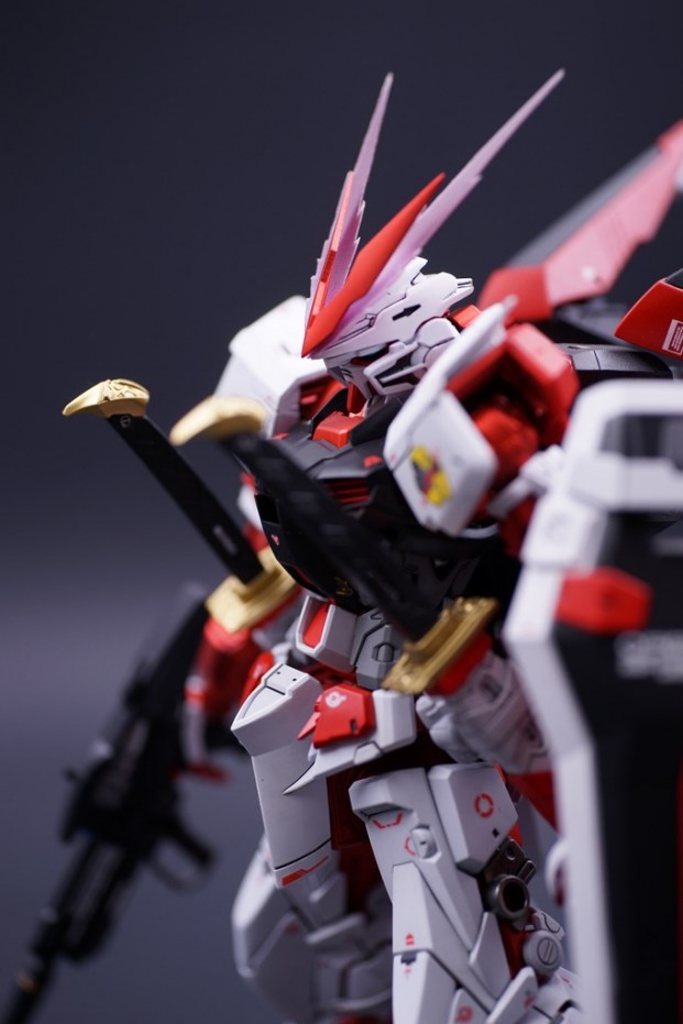 Custom Build: MG 1/100 Gundam Astray Red Frame + Flight Unit