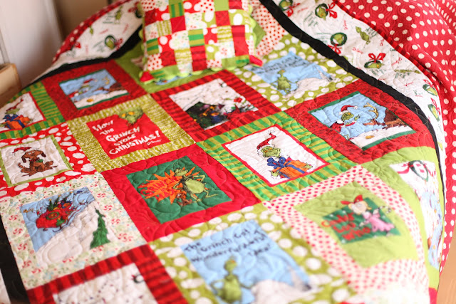 THE QUILT BARN: Grinch Christmas Quilt with Mini Pattern