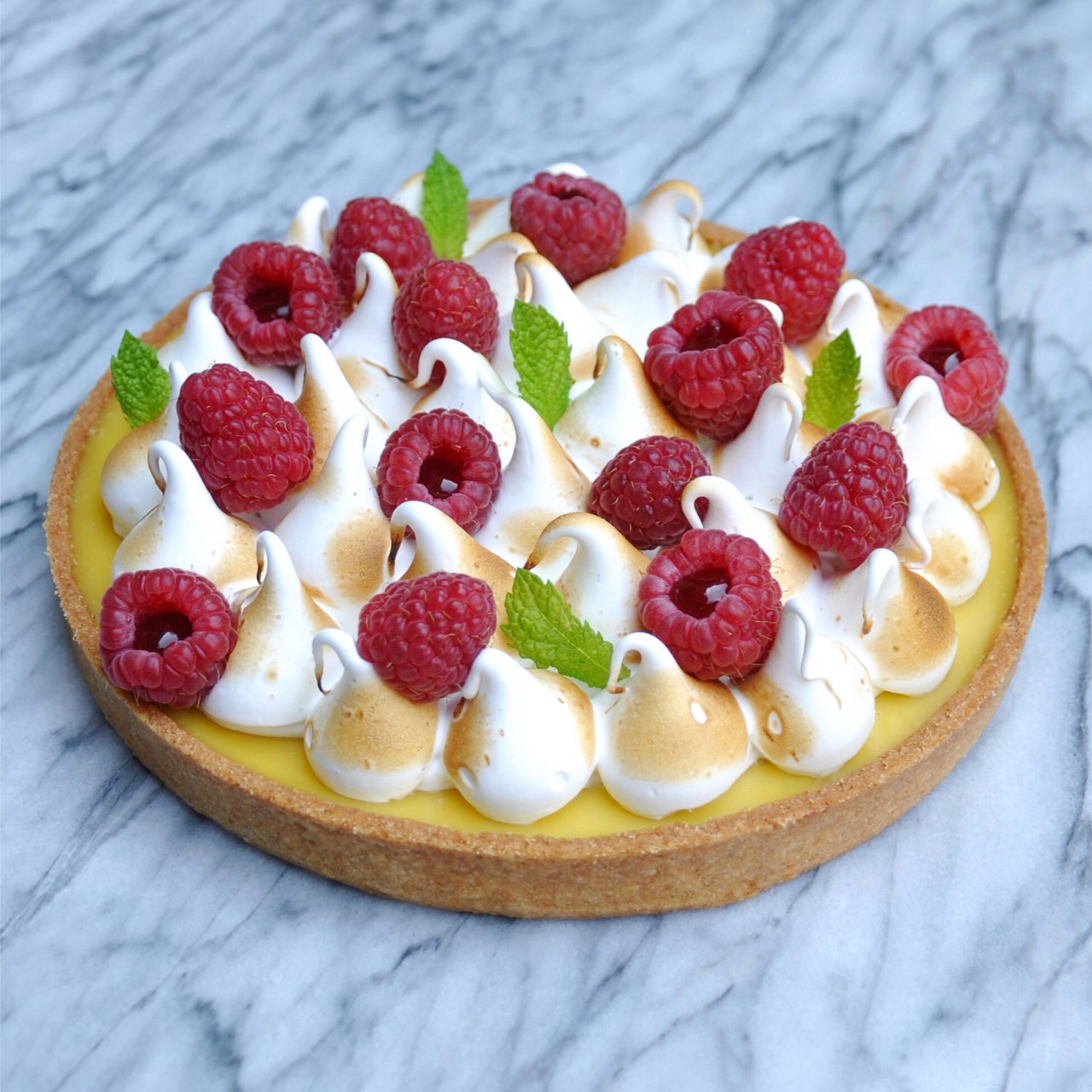 Frenchymilie: Tarte passion framboise.