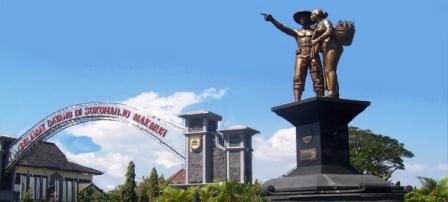 Jamu Tradisional MbahYah: Patung Jamu Gendong Sebagai Identitas ...