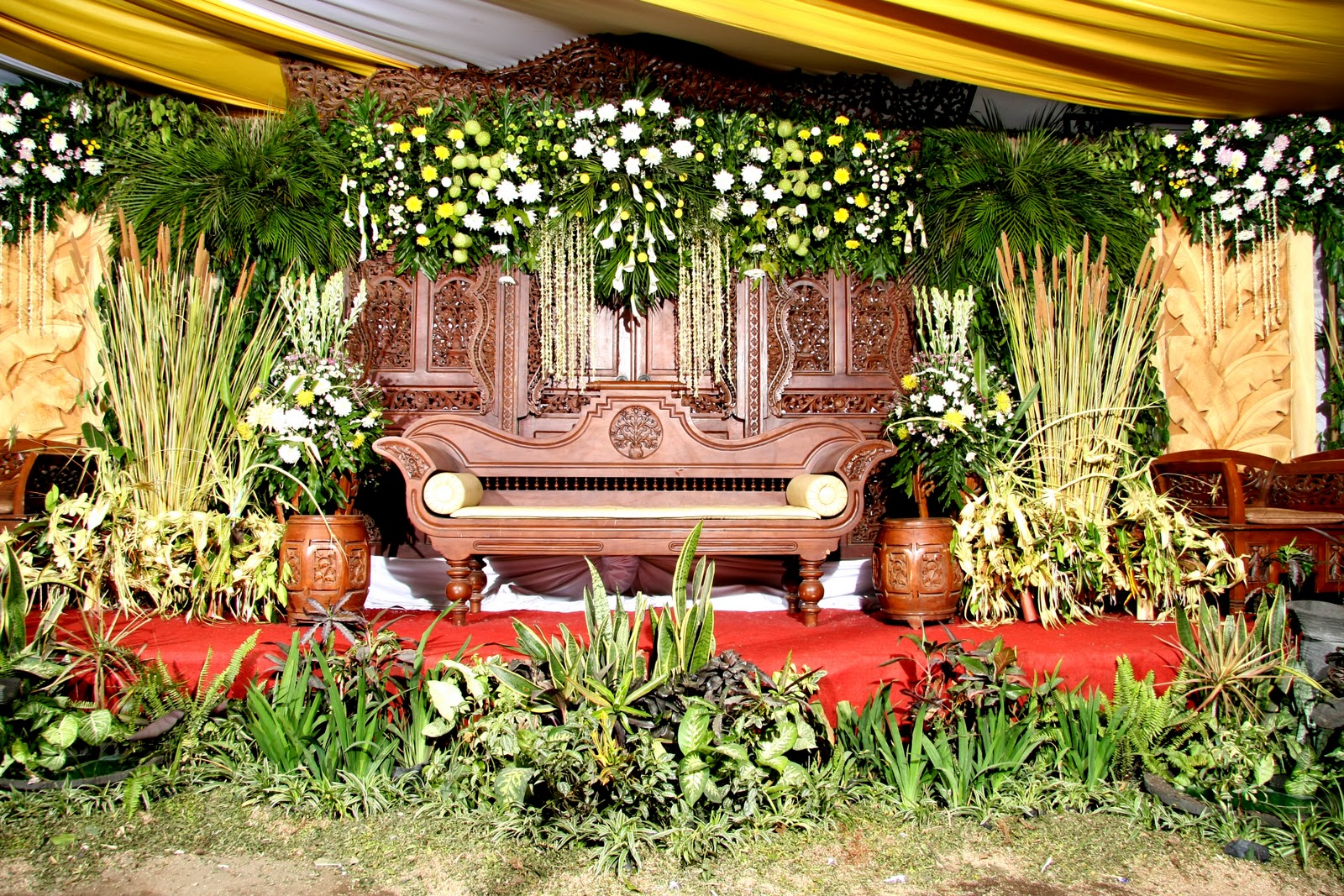 LAILA INDAH WEDDING: Dekor manten, Dekor Tenda dan Meja Akad Nikah