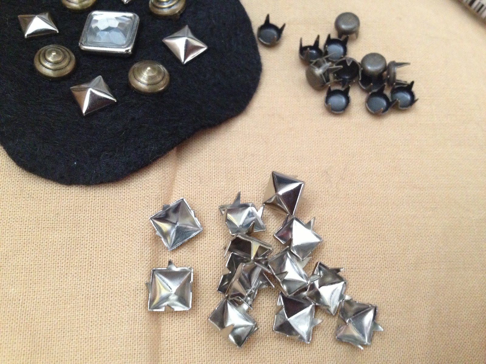 EL GRAN MUNDO DE OZ: TACHUELAS, TIJERAS Y MUCHO MAS...