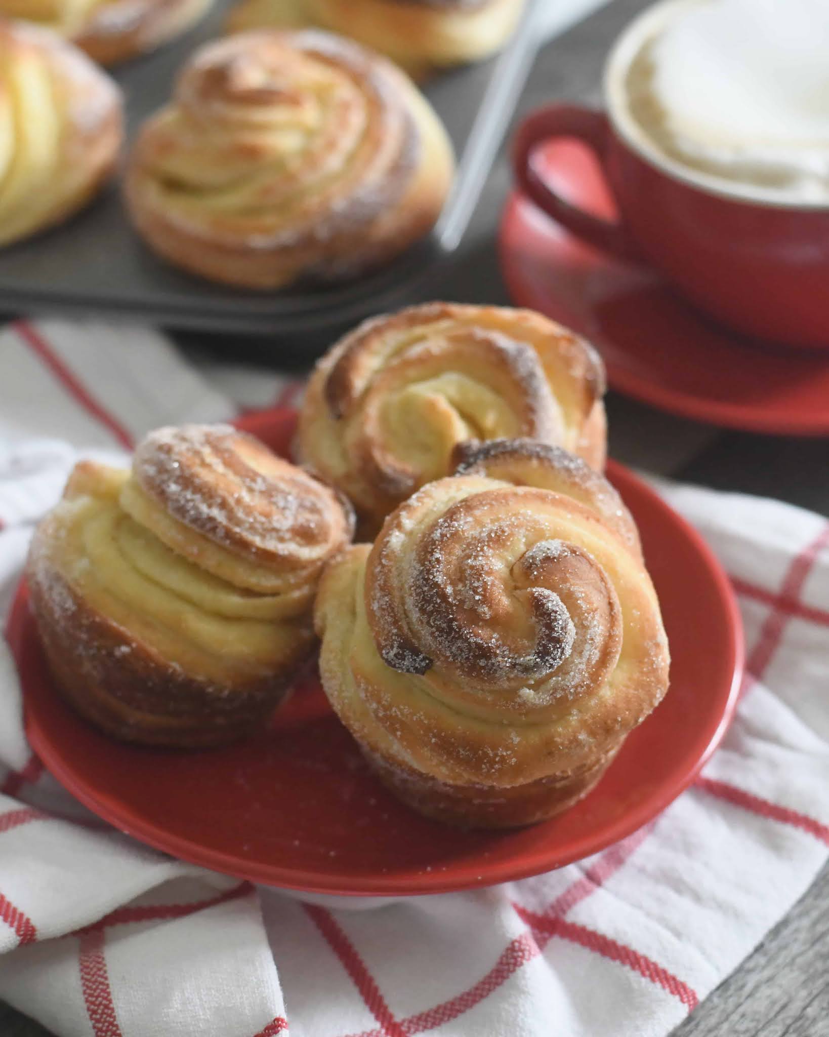 Cooking with Manuela: How to Make Cruffins from Scratch