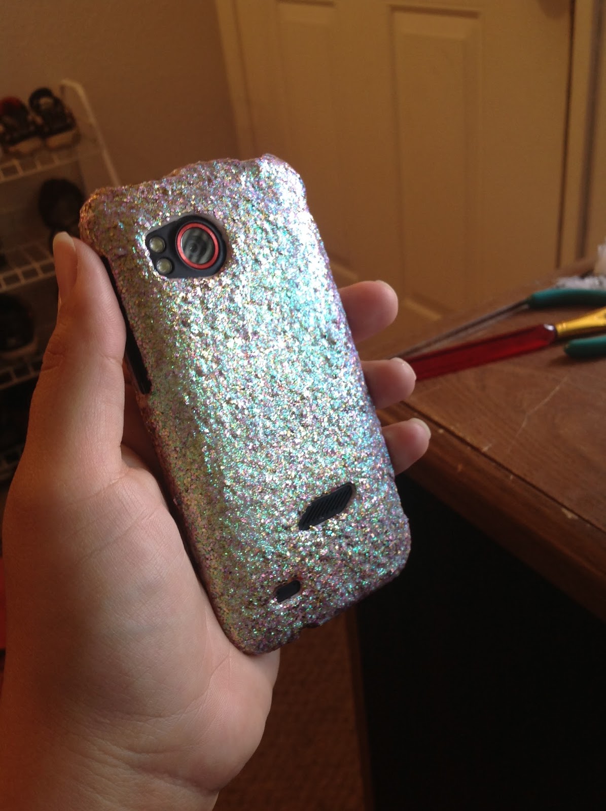 Not Your Ordinary Housewife!: Angel's How To: Sparkle Phone case!!