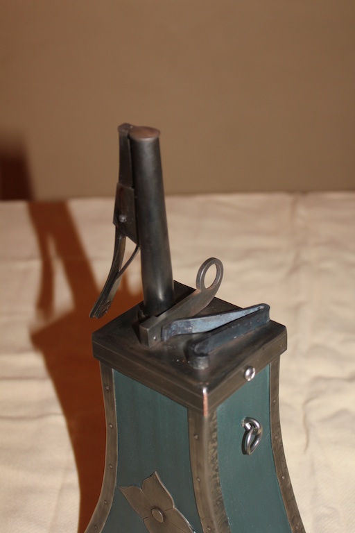 Contemporary Makers: 17th Century Powder Flask by Yancey von Yeast