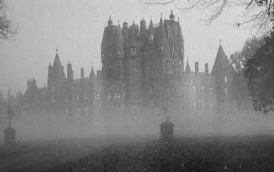 Fascination With Fear: OCTOBER 11: ELEVEN HAUNTED CASTLES
