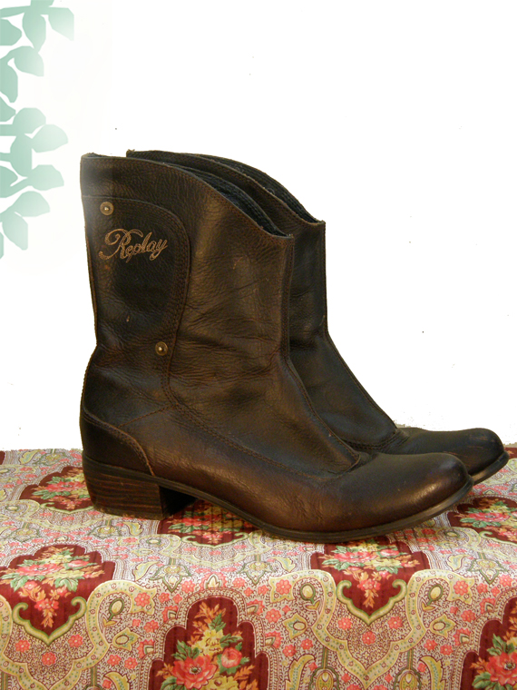 THE BLUE TREE: The boots are made for...