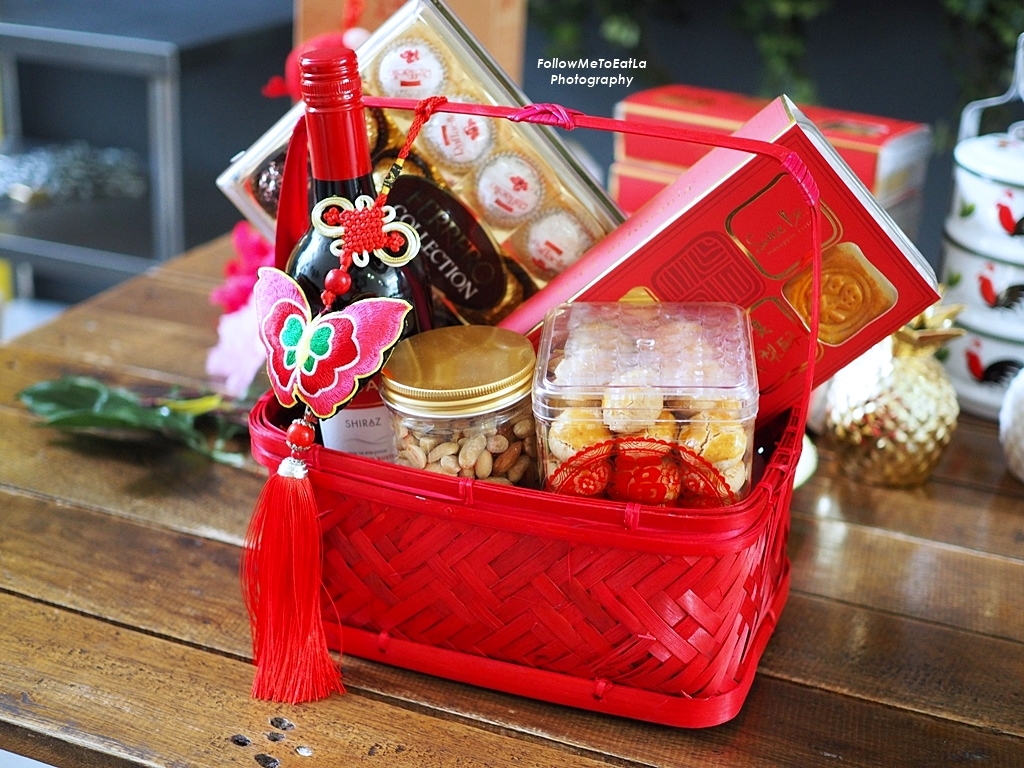 Follow Me To Eat La - Malaysian Food Blog: SWEE BEE PINEAPPLE TARTS AT ...