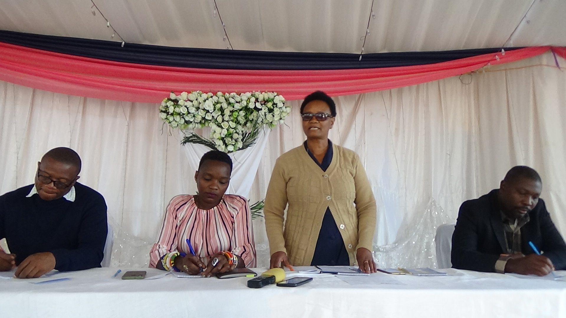 CAMFED YATOA ELIMU YA AFYA YA UZAZI KWA WASICHANA SINGIDA - MICHUZI BLOG