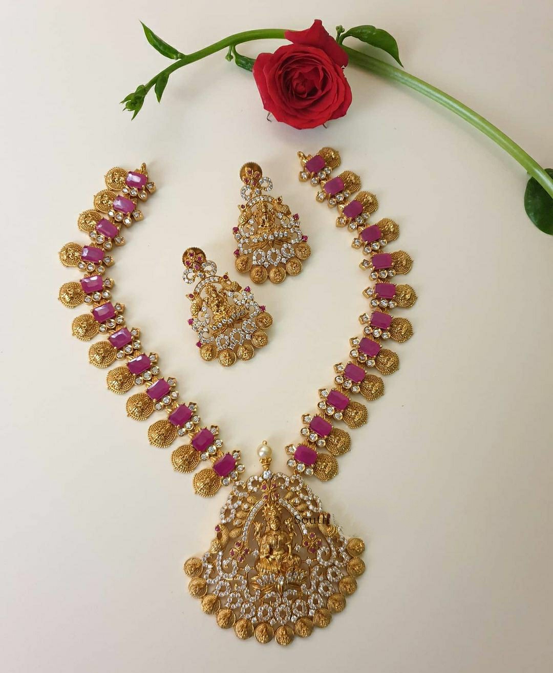 Modern kasulaperu necklace