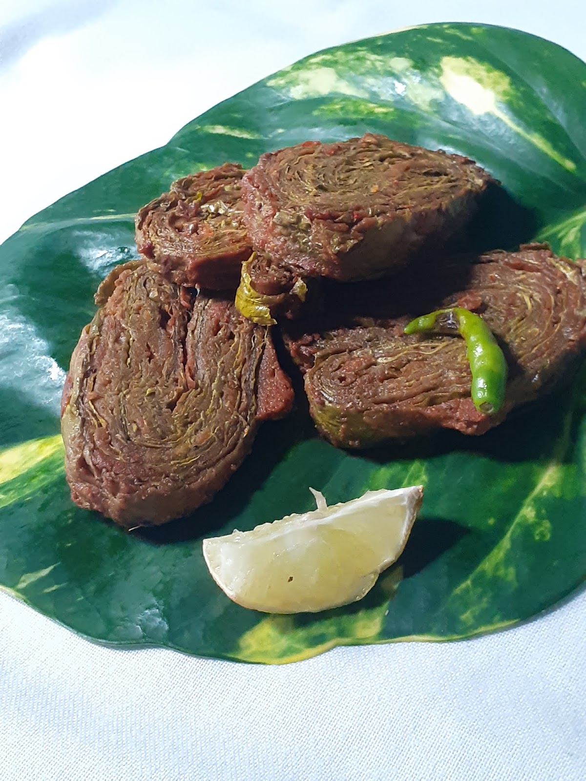 Hema's Musings: patode/ patra/ Arvi leaves roll