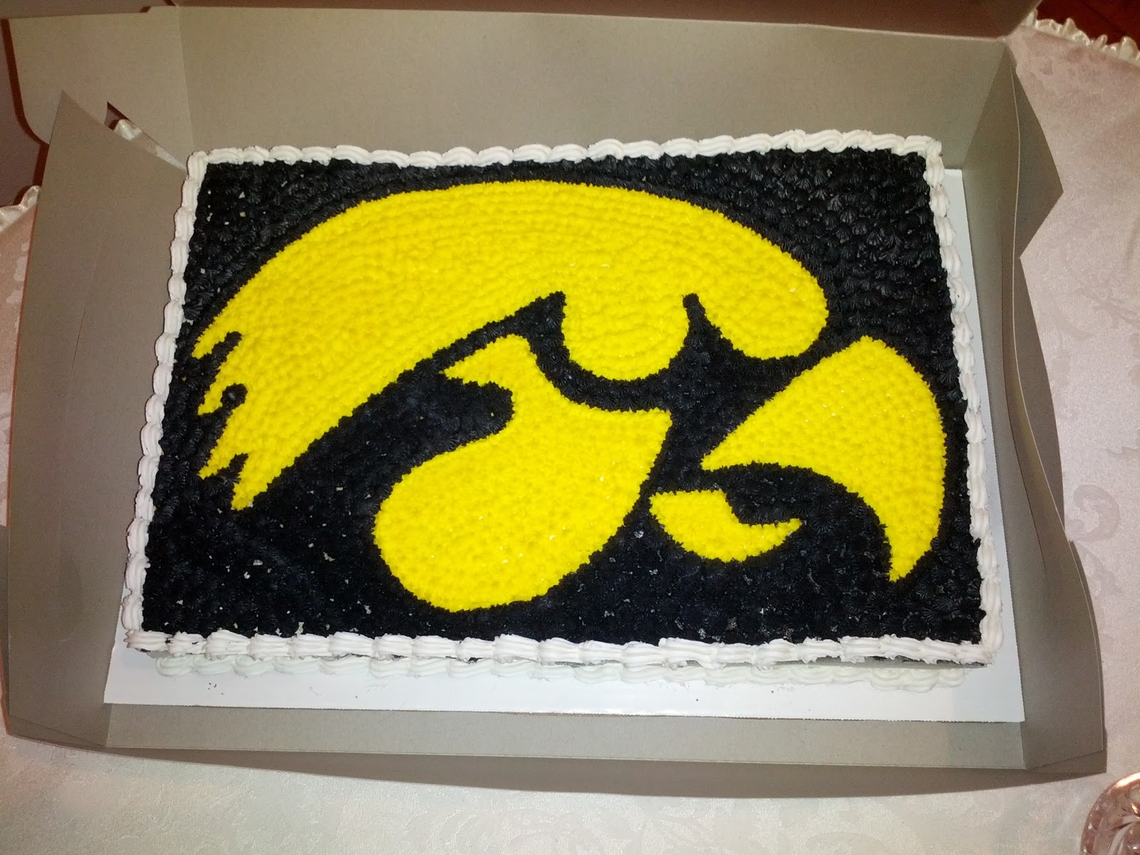 Slug Bug Bakery: Hawkeye Cake