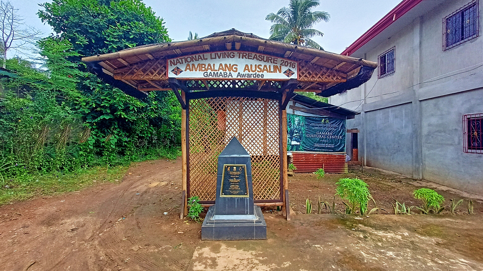 In the Presence of National Living Treasure Apuh Ambalang Ausalin ...