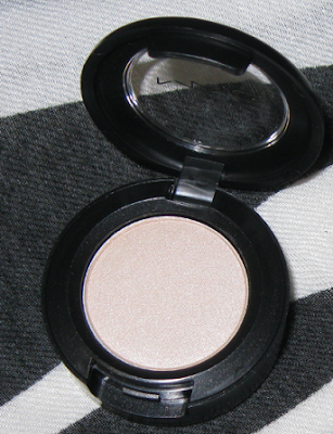 Welkom op Beautys delight: Mac 'Shroom' oogschaduw