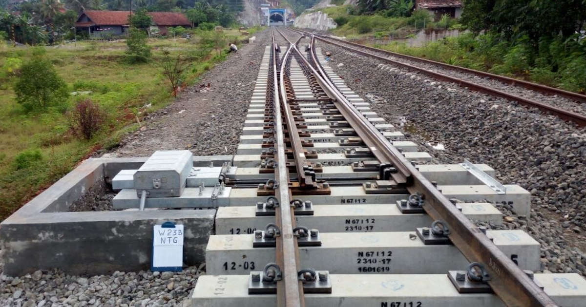 A. IKHSAN KARIM: PERENCANAAN JALAN REL