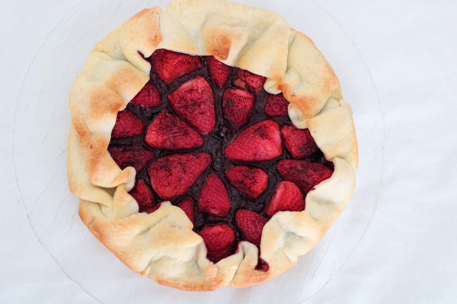 GATEAU GAGA - Love cakes: Tarte rustique aux fraises et petit-beurre