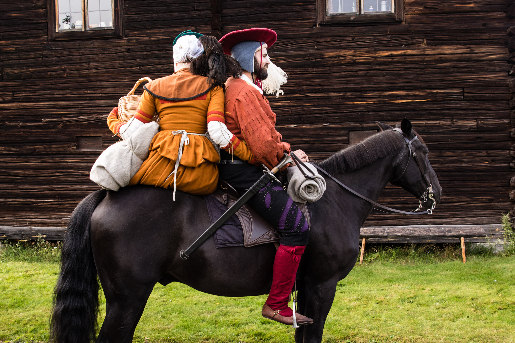 Marlein - a 16th century wardrobe: Landsknecht and trossfrau on the march
