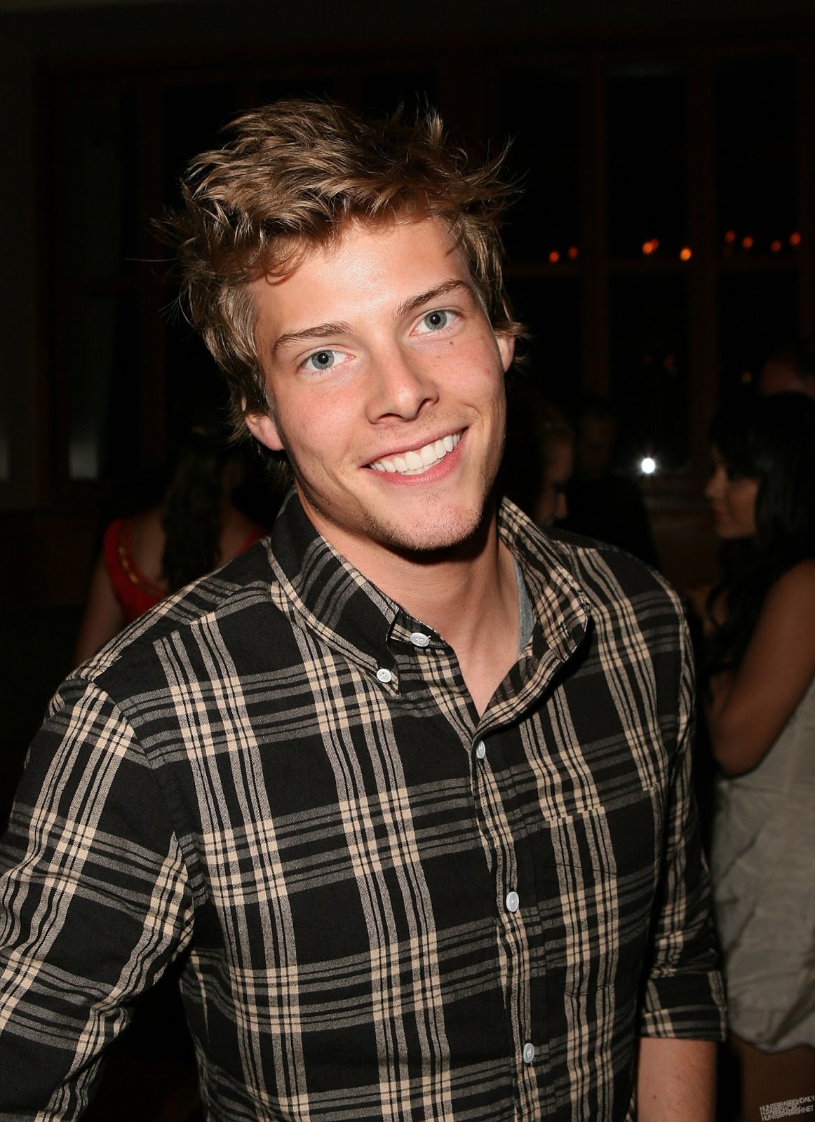 Hunter Parrish Photos | Tv Series Posters and Cast