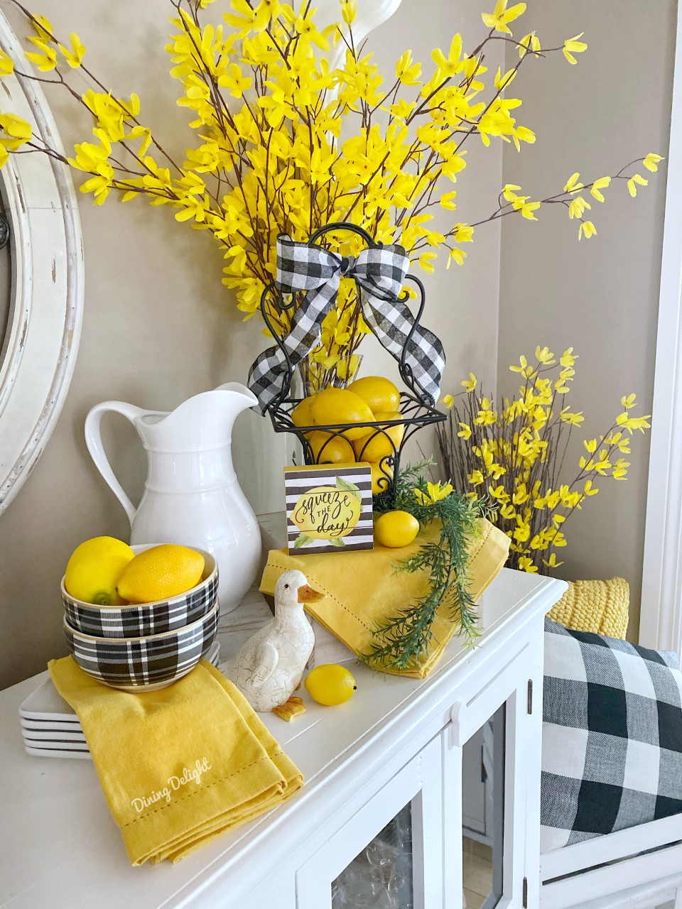 Dining Delight: Lemons and Forsythia in Spring Decor