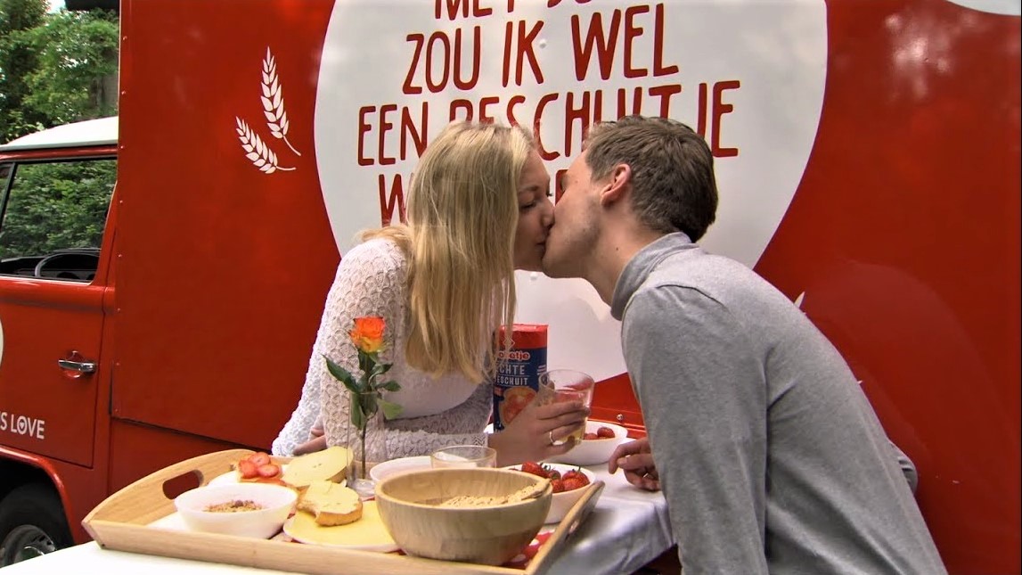 Fieggentrio: Een beschuitje met iemand eten