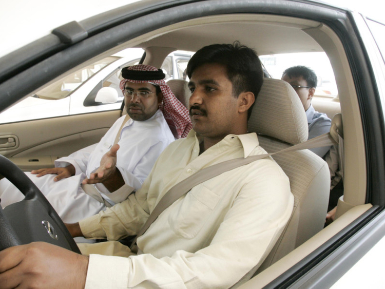 SAUDI IQAMA HELPER: MURUR SAYS VISITORS TO SAUDI ARABIA CAN DRIVE WITH ...