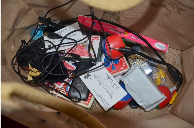 Organizing Purse: 4 Steps to Organize a messy Purse |Practically Organized