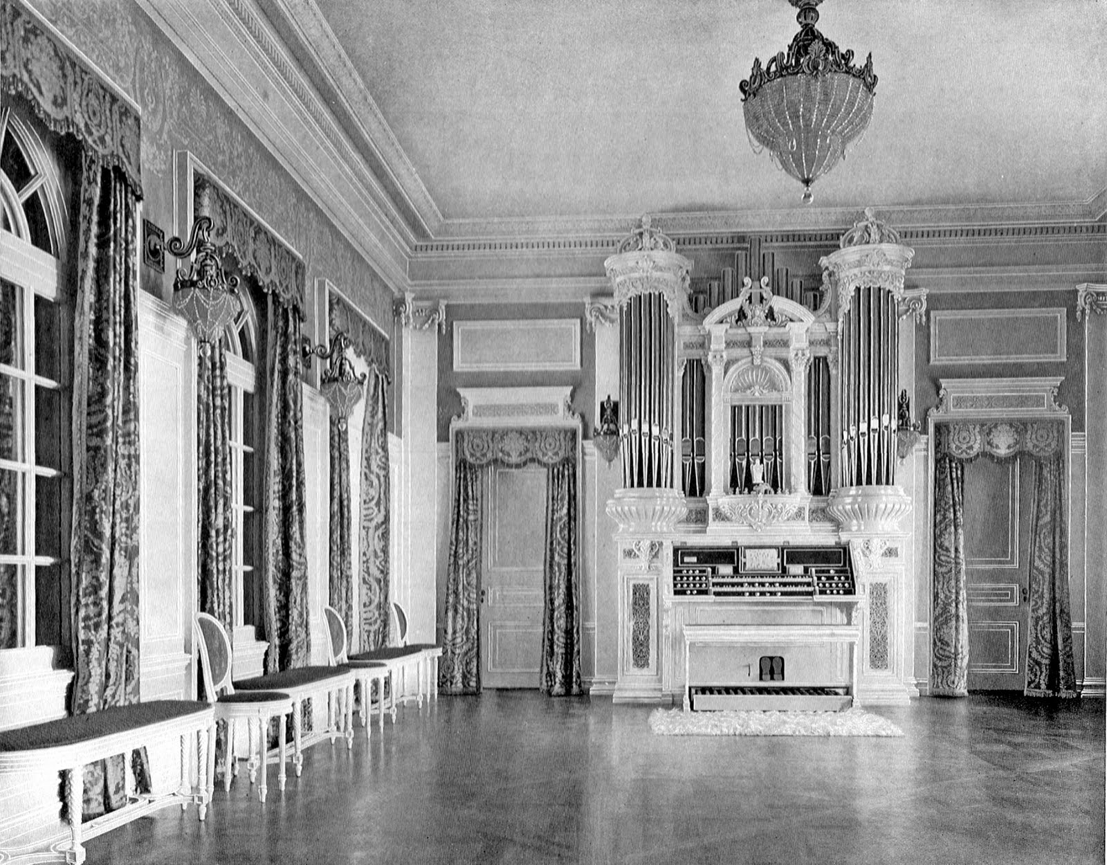 Half Windsor Full Throttle: Gilded Age Mansions & Estates on Long ...