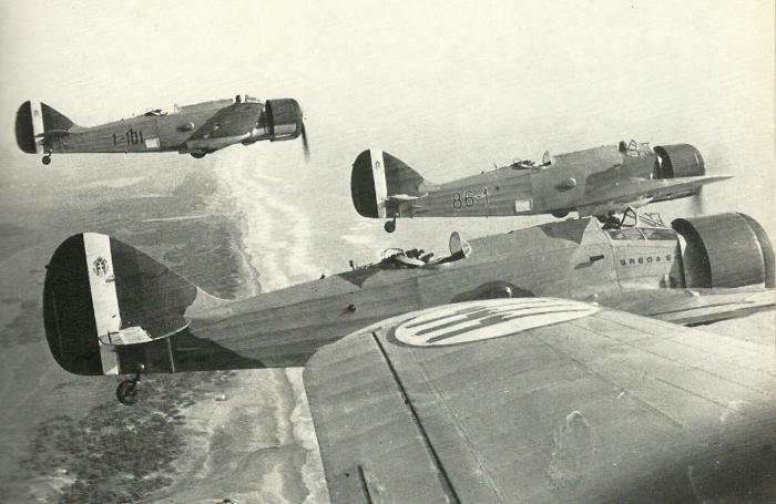 Airplanes in the skies + FAF history: Breda Ba.64