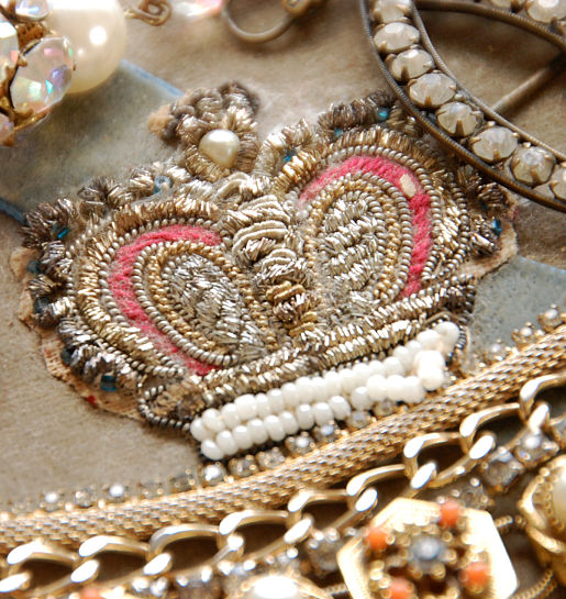 Eye For Design: Decorating With Crowns.........Add A Touch Of Royalty ...