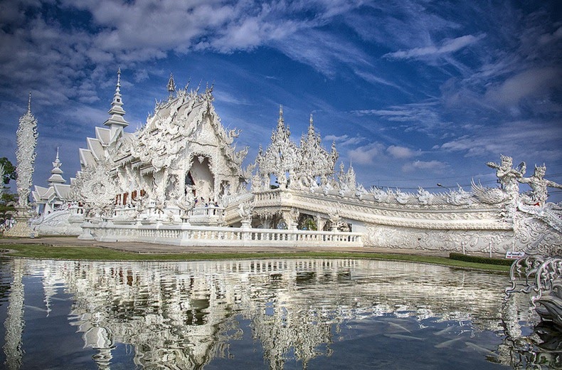 10 Most Amazing Temples in The World (with Photos)